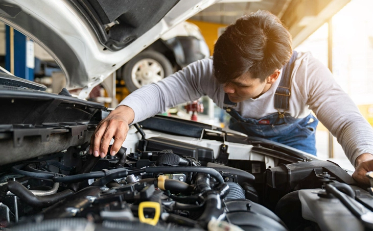 Best Car Garage Workshop Service Station in Al Quoz Dubai UAE